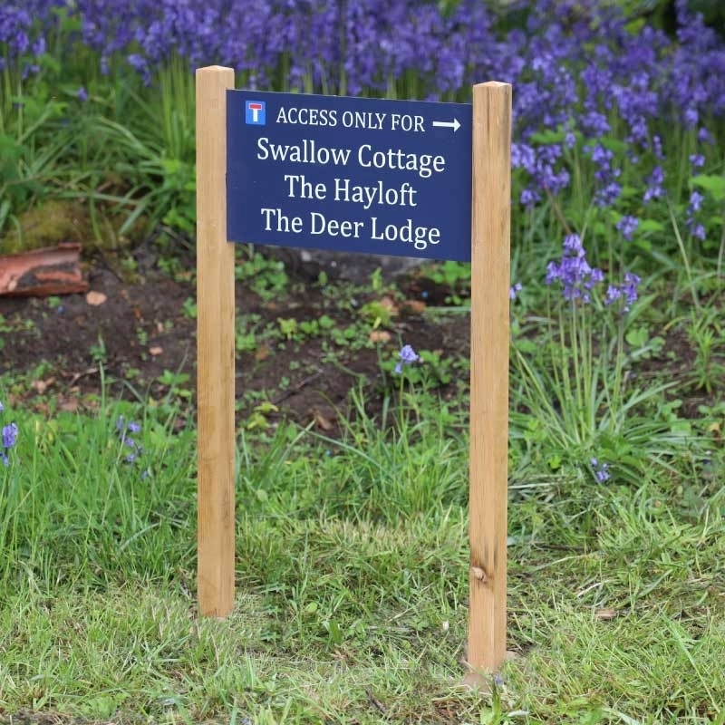 JAF Graphics. Driveway Entrance Sign on Oak Posts