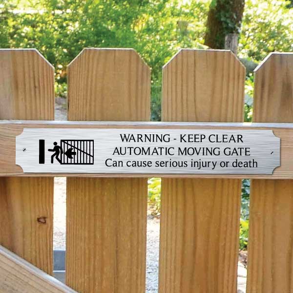 JAF Graphics. Keep Clear Automatic Gate Warning Sign