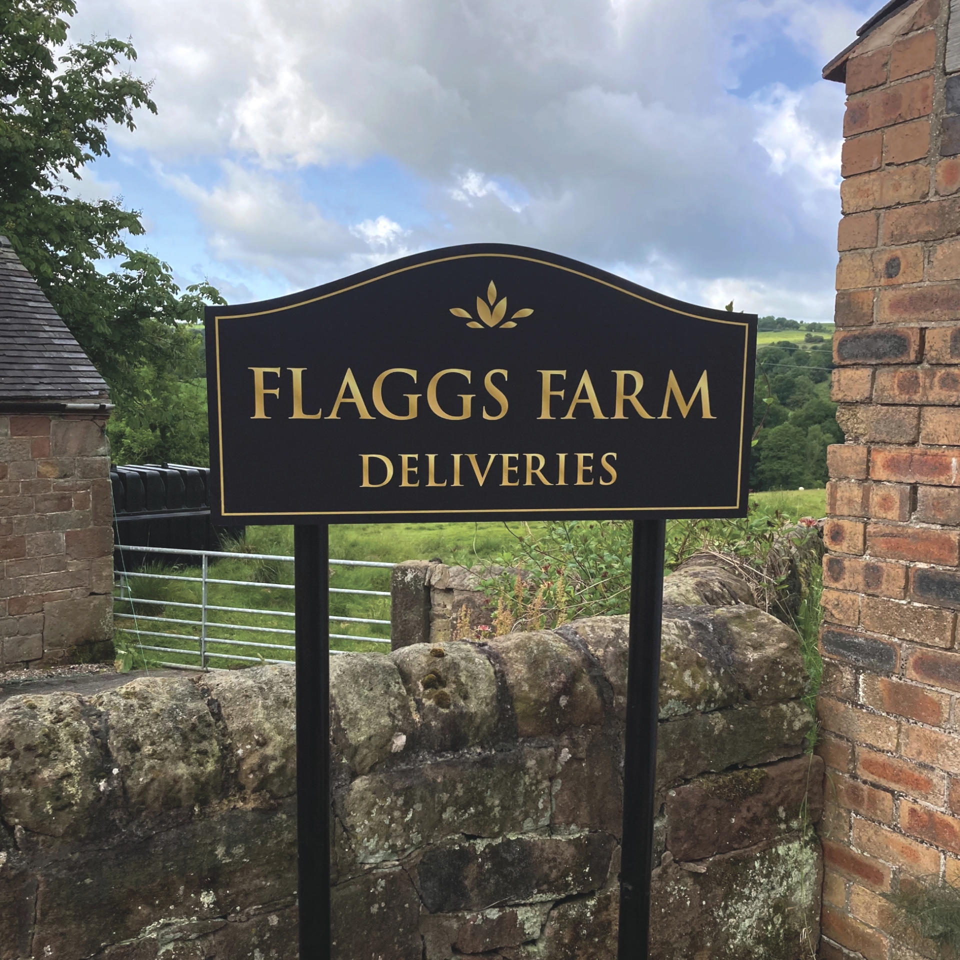 JAF Graphics. Curved Classic Top Entrance Sign on Posts