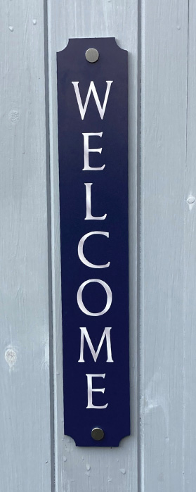 JAF Graphics. Personalised Gate Sign - Classic Vertical Design
